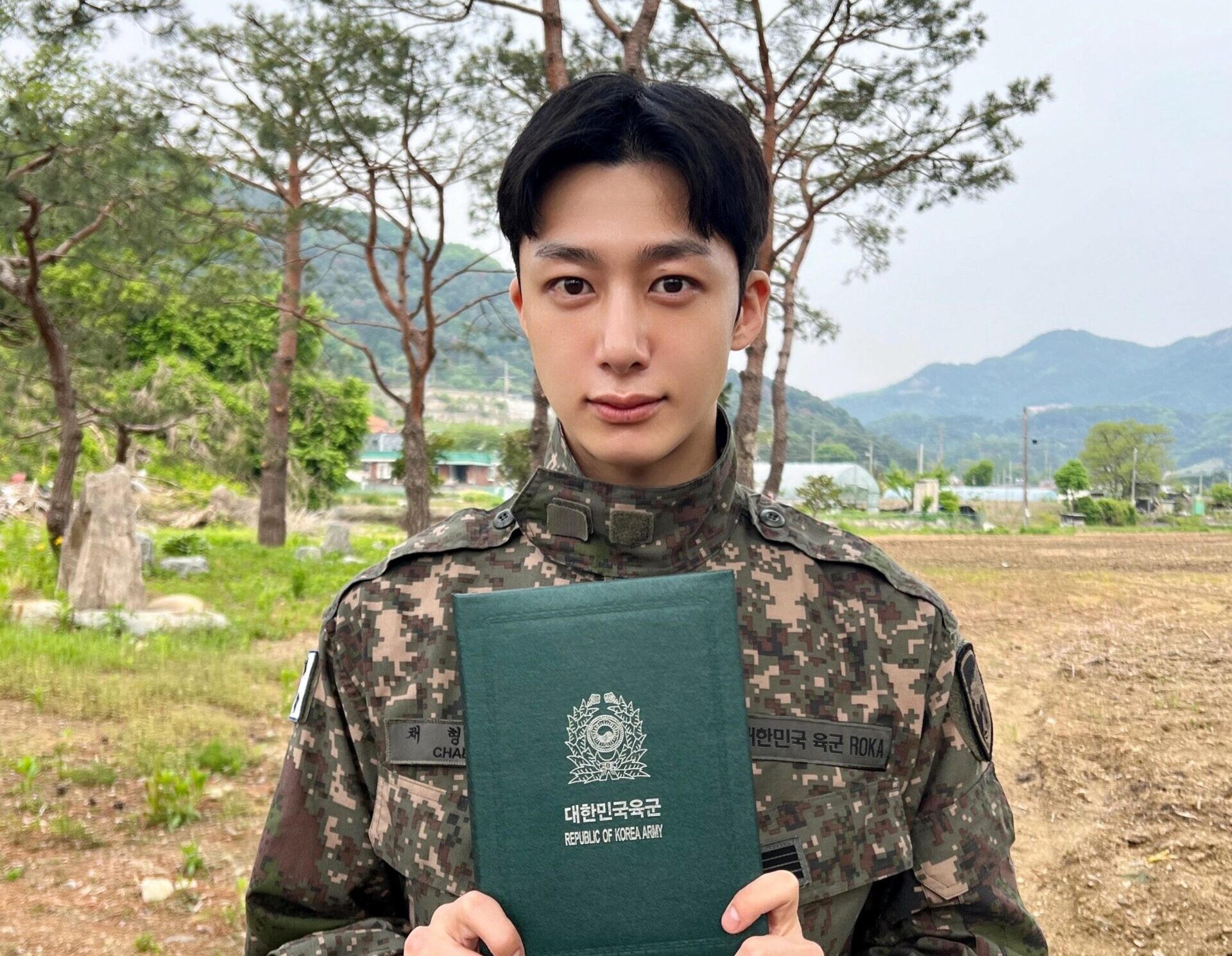 HYUNGWON (MONSTA X) está de volta após finalizar seu serviço militar ...