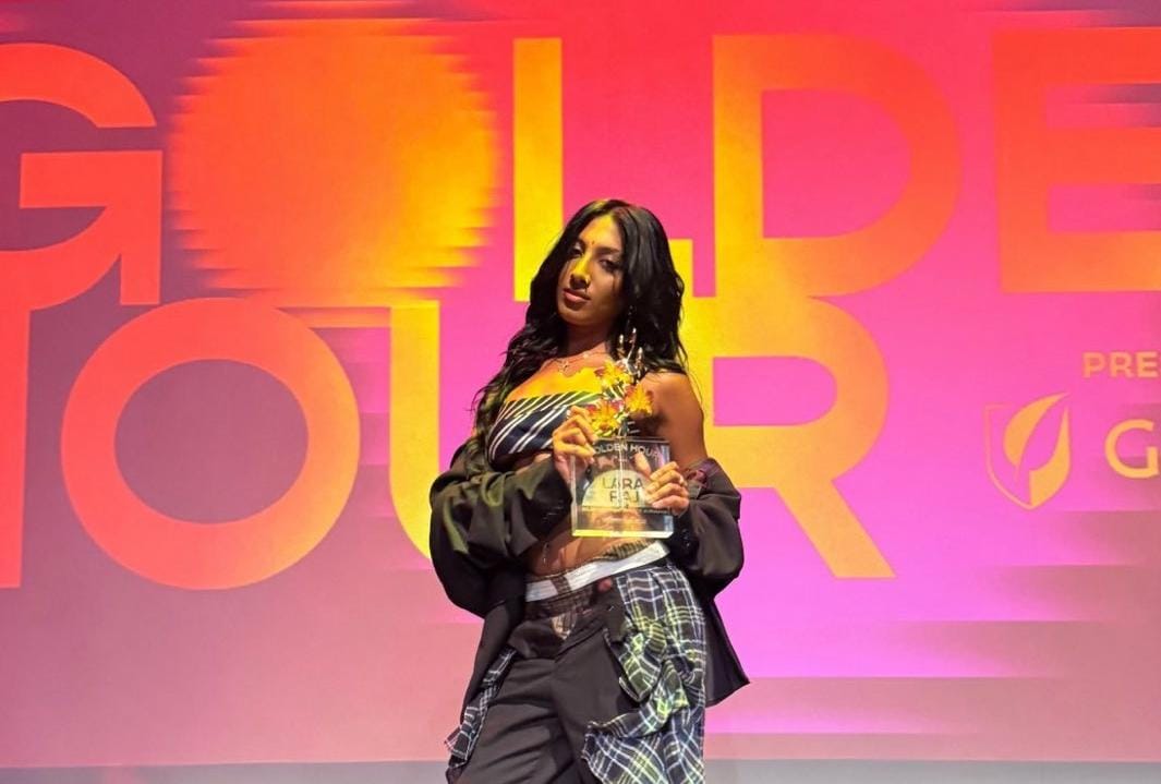 Lara (KATSEYE) recebe homenagem no “Golden Hour: A Queer AANHPI Night Market”, evento do Centro ...