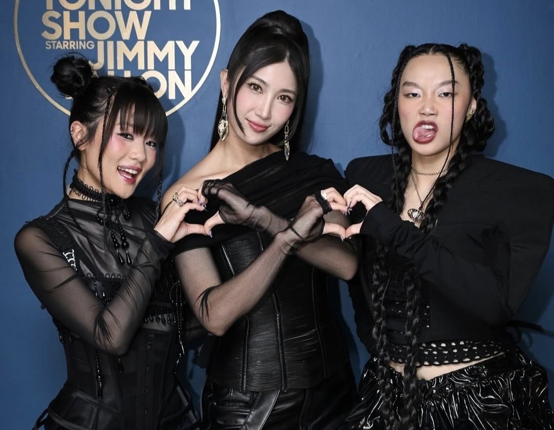 EJAE, Audrey Nuna e Rei Ami apresentam versão completa de “Golden” no ...